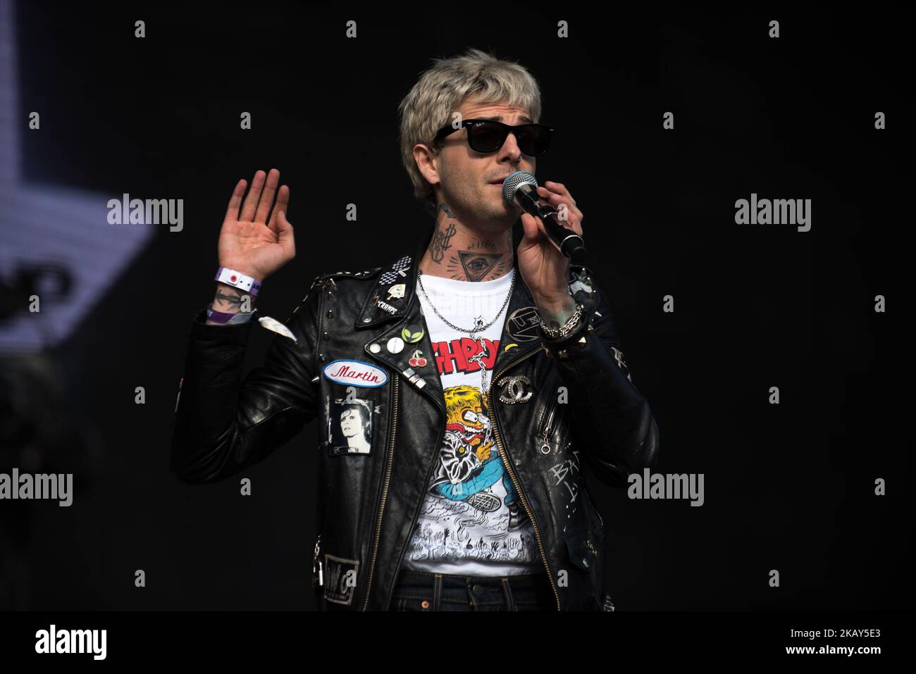 Le groupe de rock américain The Neighborhood se déroule en direct sur ...
