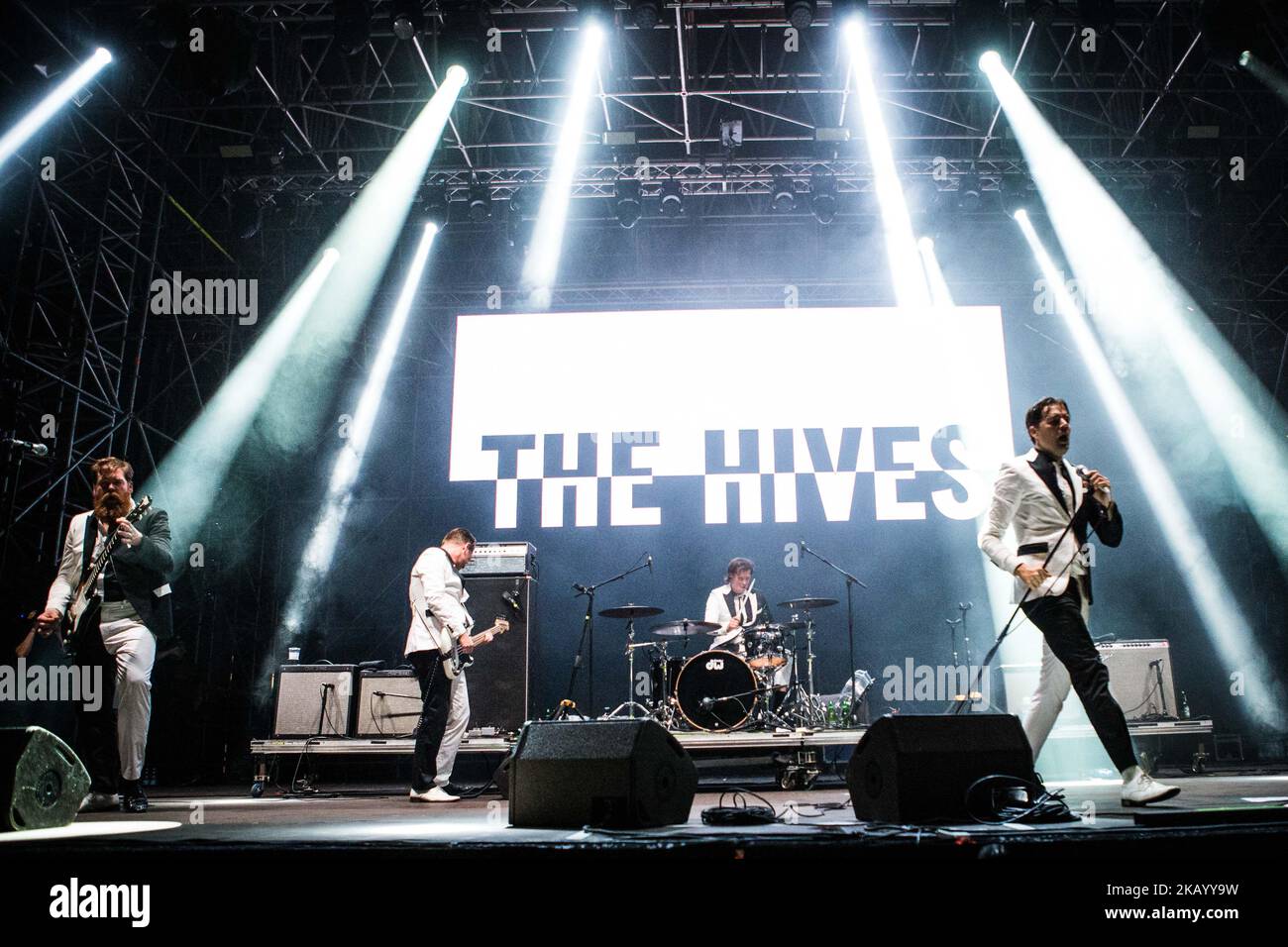 Le groupe de rock suédois The ruches se produit en direct au Rugby ...