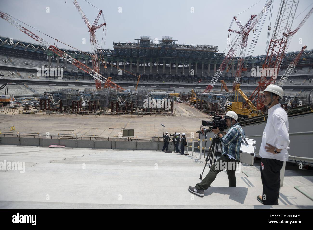Une vue d'ensemble lors de la tournée médiatique de la construction du nouveau stade national ...
