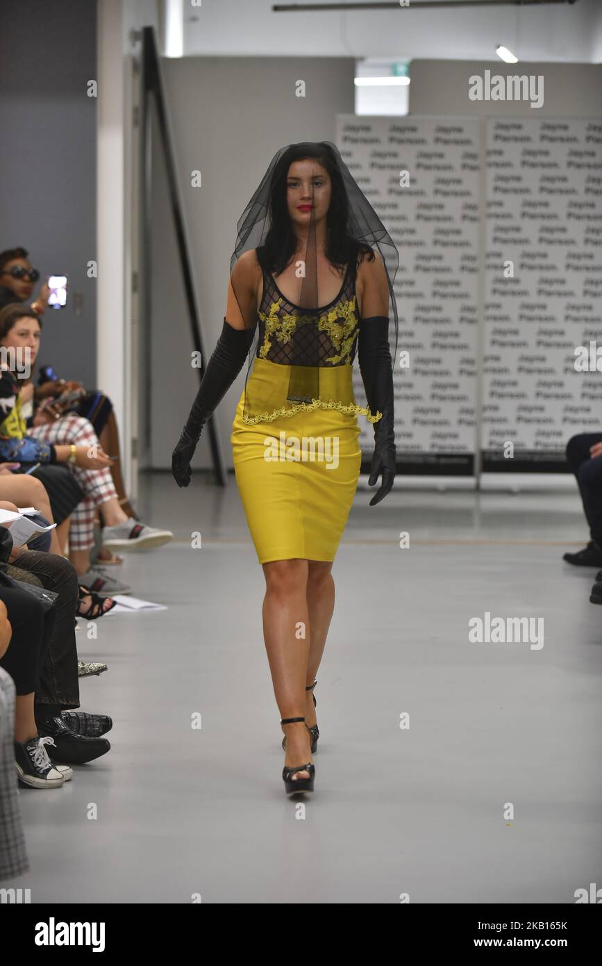 Jayne pierson Banque de photographies et d’images à haute résolution ...