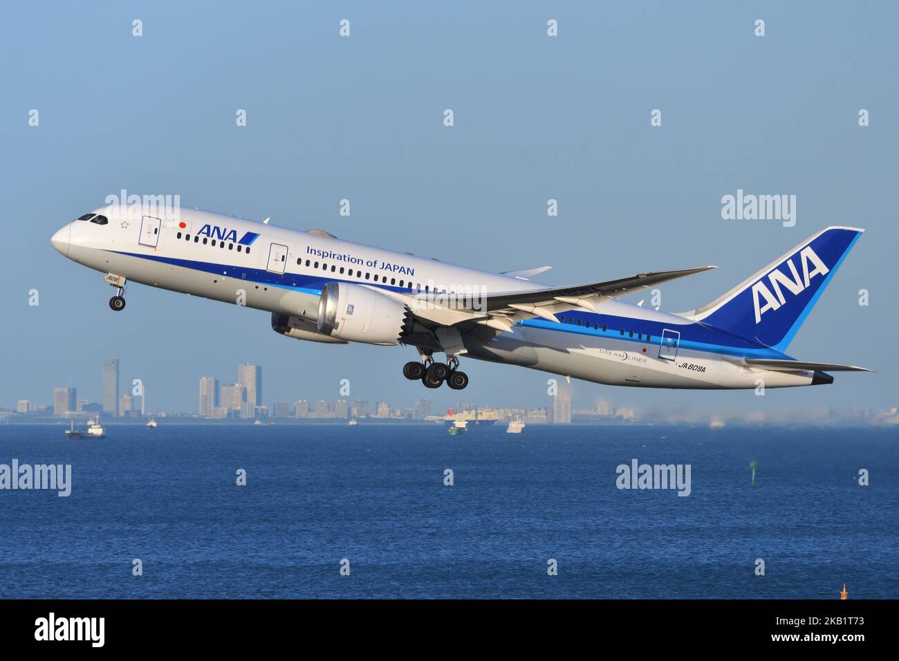 Tokyo, Japon - 18 avril 2021: All Nippon Airways (ANA) Boeing B787-8 ...