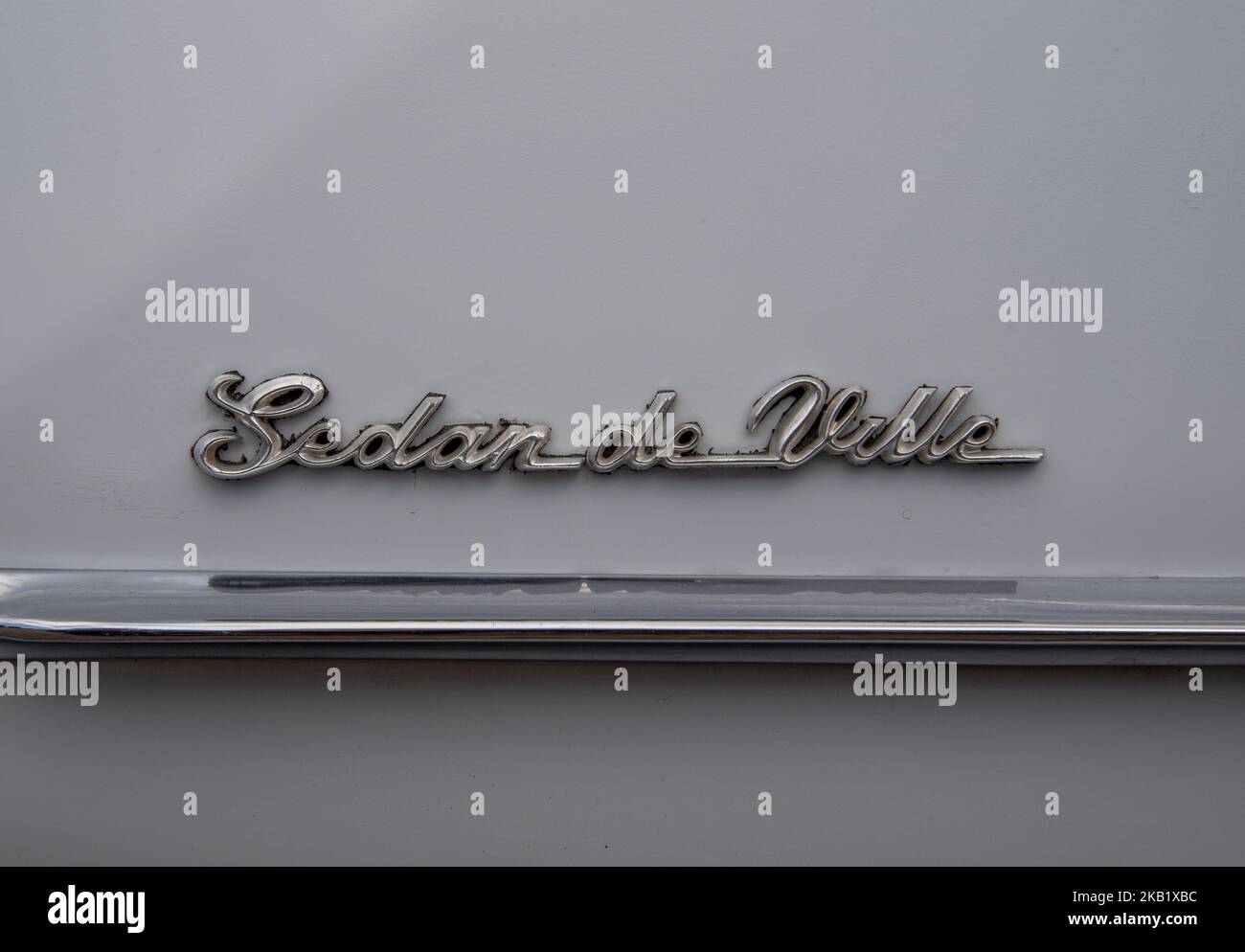 Cadillac deville logo Banque de photographies et d’images à haute ...