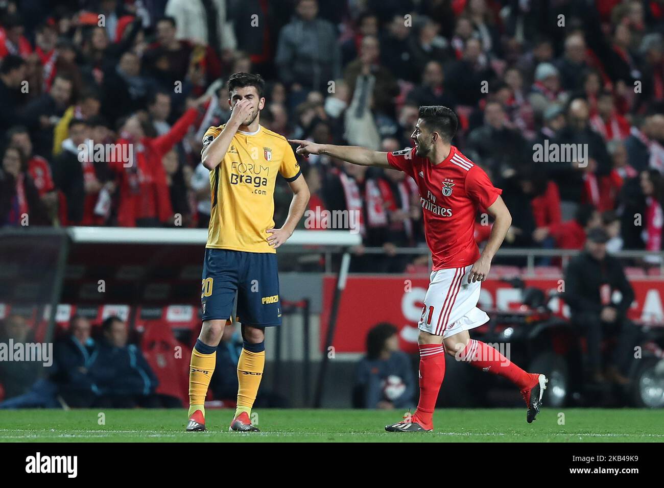 Le milieu de terrain portugais de Benfica, Pizzi, célèbre après avoir ...