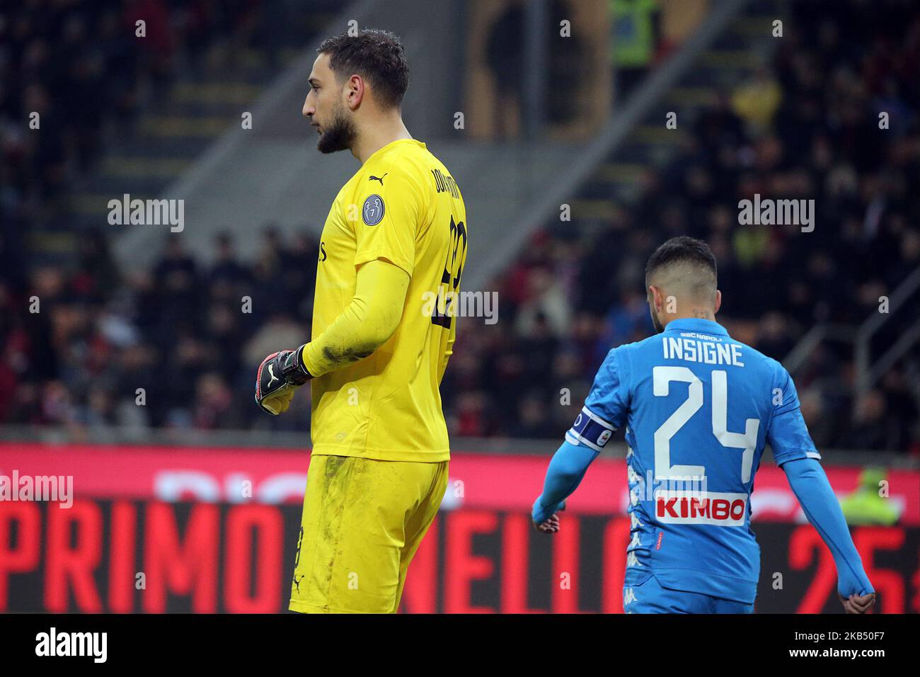 Gianluigi Donnarumma #99 de l'AC Milan et Lorenzo Insigne #24 de la SSC ...