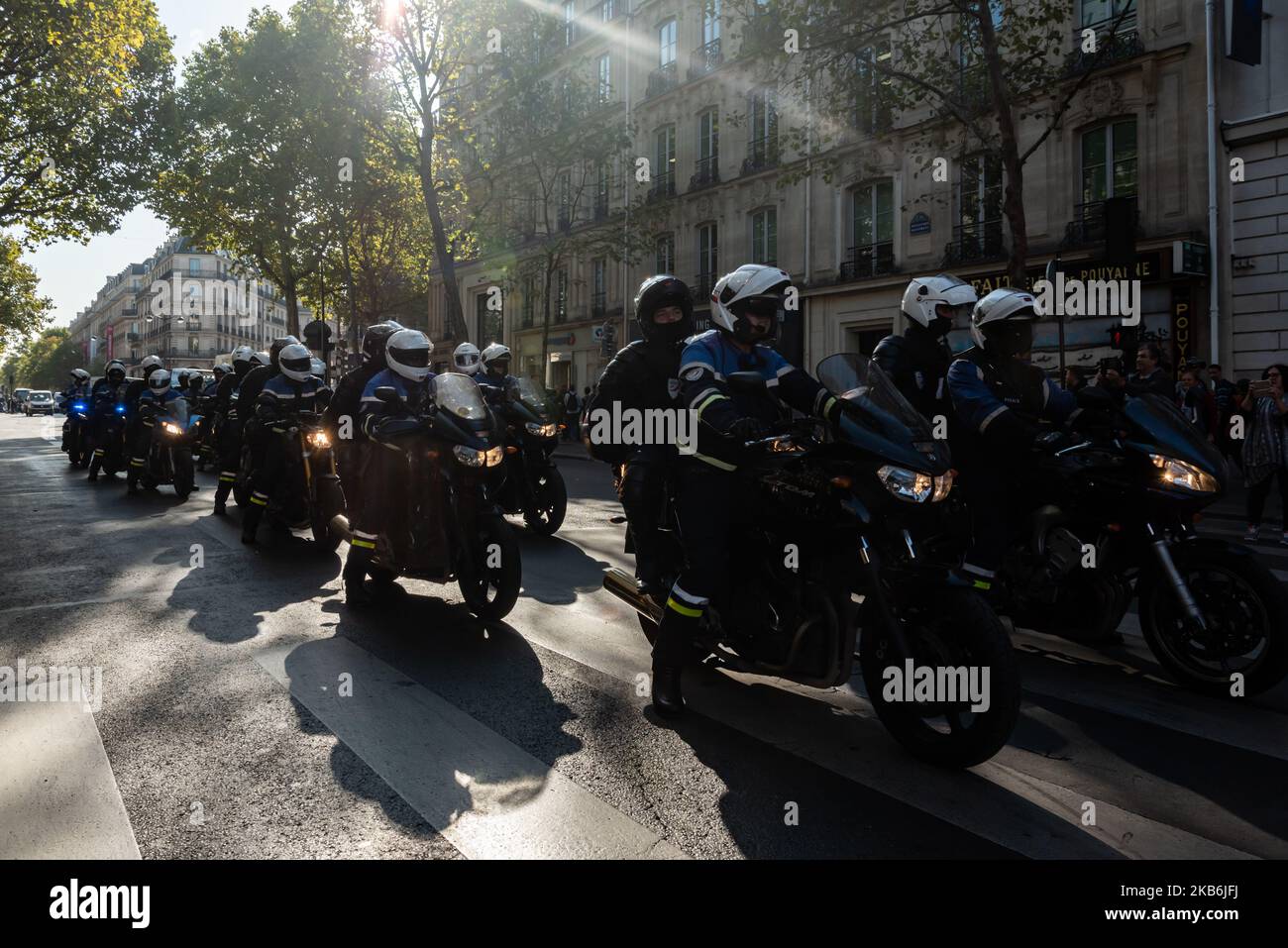 Military patrol paris Banque de photographies et d’images à haute ...