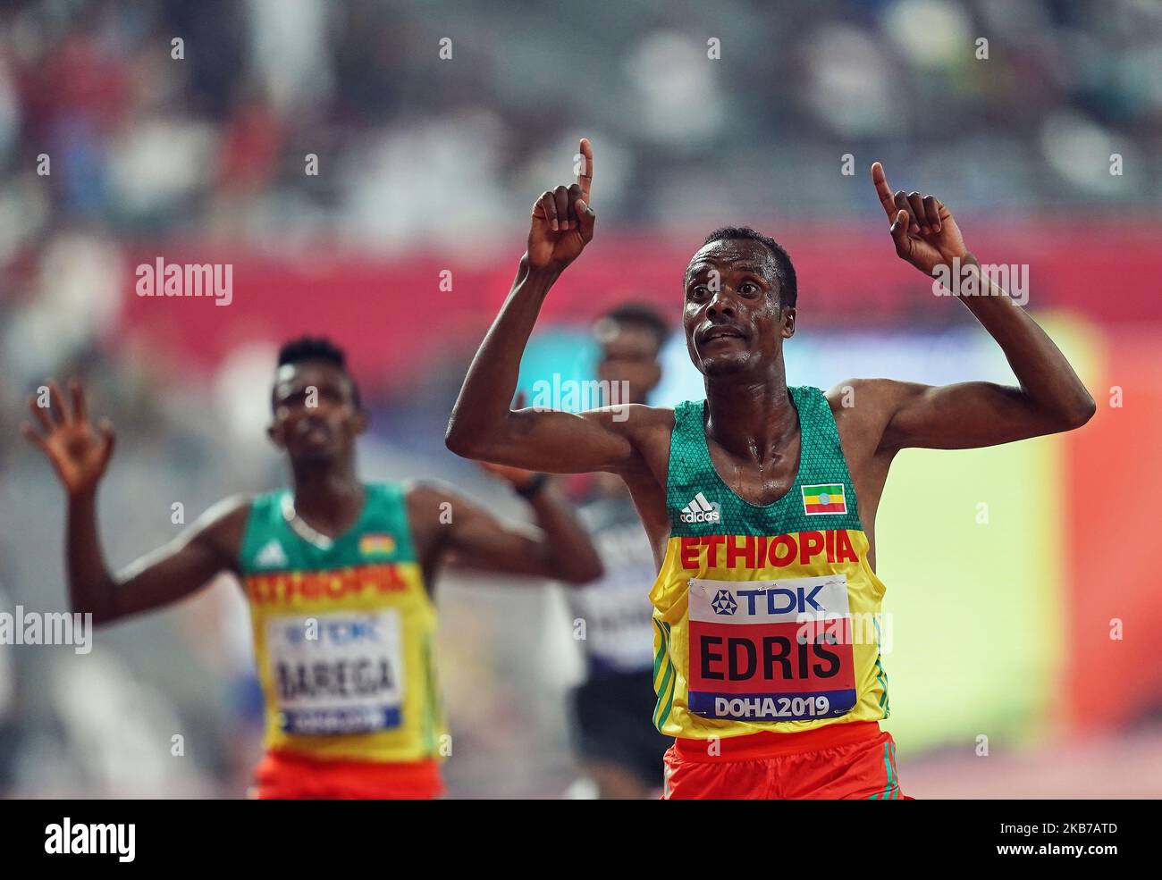 Muktar Edris, d'Éthiopie, a remporté le but au mètre 5000 pour les ...