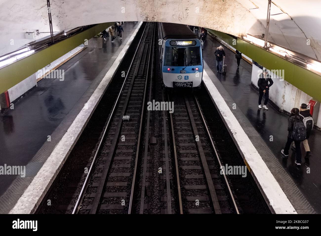 Ligne 7 metro de paris Banque de photographies et d’images à haute ...