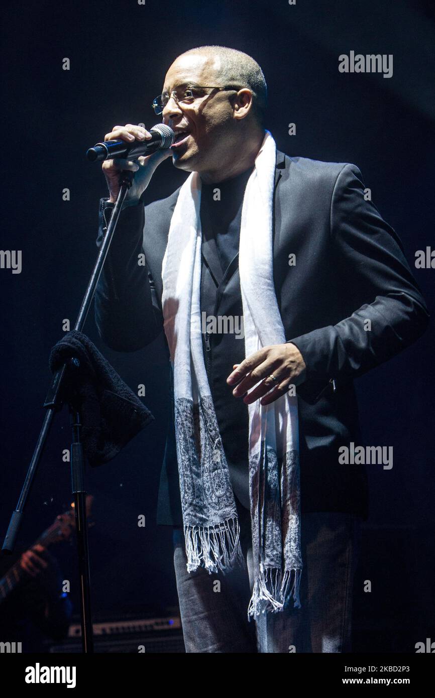 Issac Delgado se produit en direct à Milan, en Italie, sur 06 juillet ...