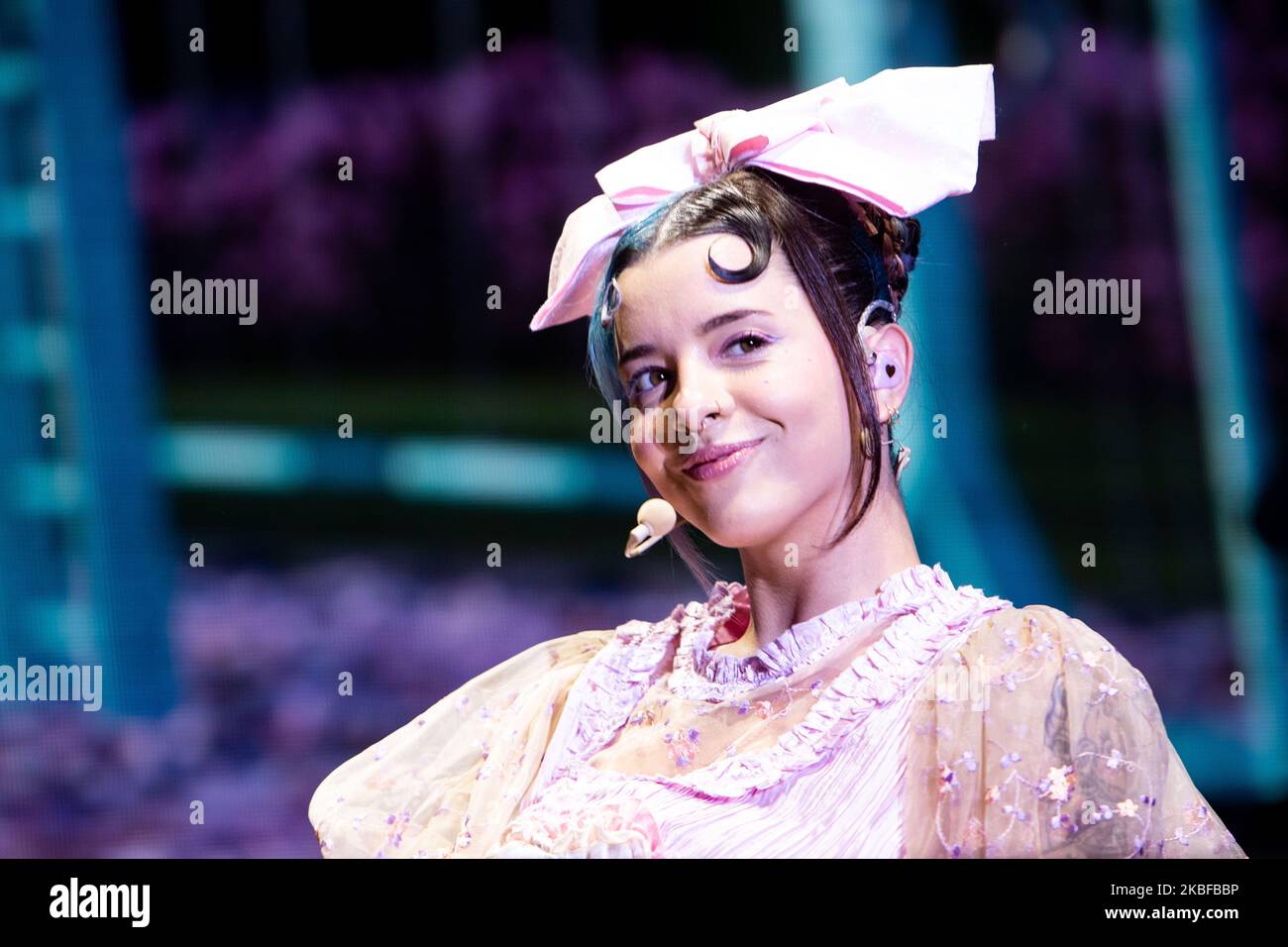 Melanie Martinez se produit en direct dans le quartier de Lorenzini à ...