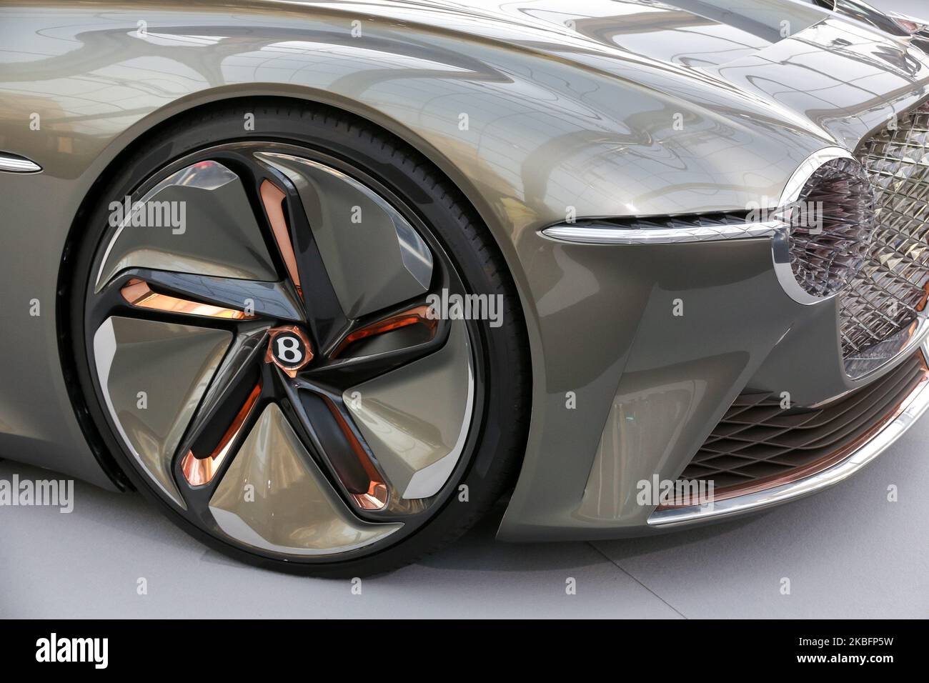 Un prototype Bentley Exp 100 GT est exposé lors du jour de presse de l ...