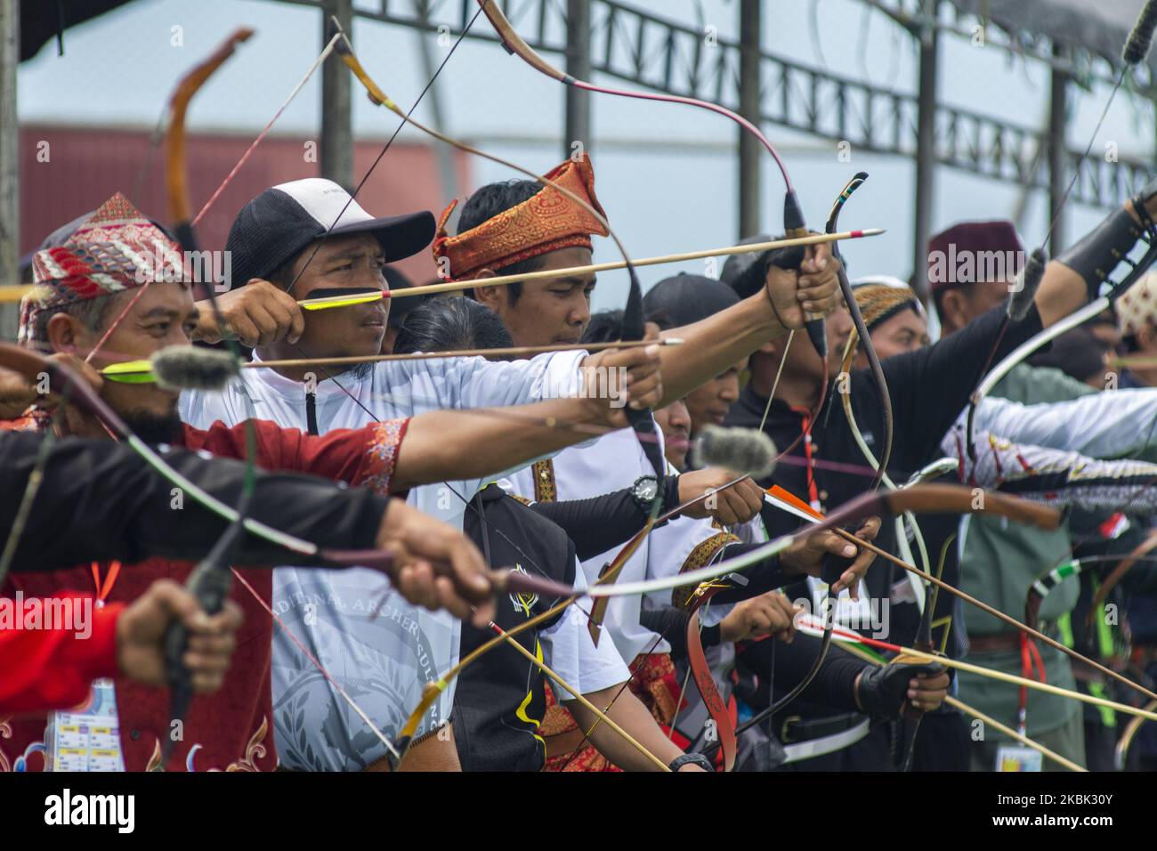 Les participants ont participé au concours traditionnel de tir à l'arc ...