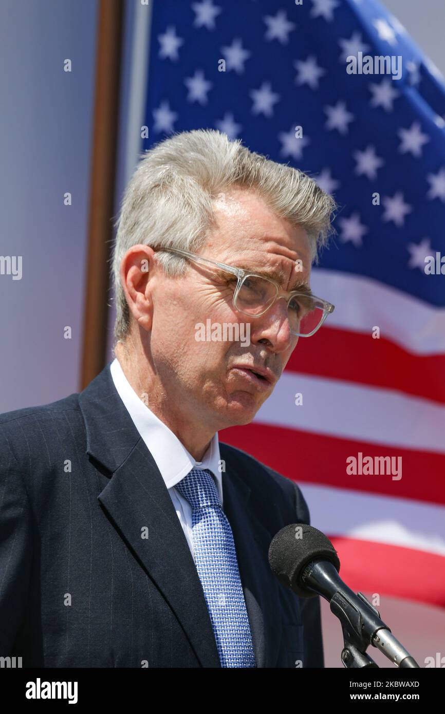L'ambassadeur des États-Unis en Grèce Geoffrey R. Pyatt visite et parle ...
