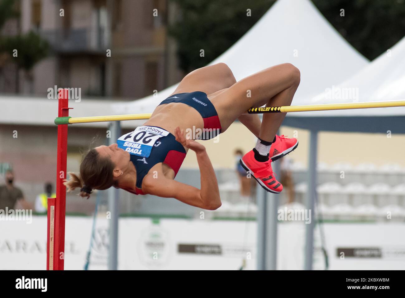 Saut en hauteur elena vallortigara Banque de photographies et d’images ...