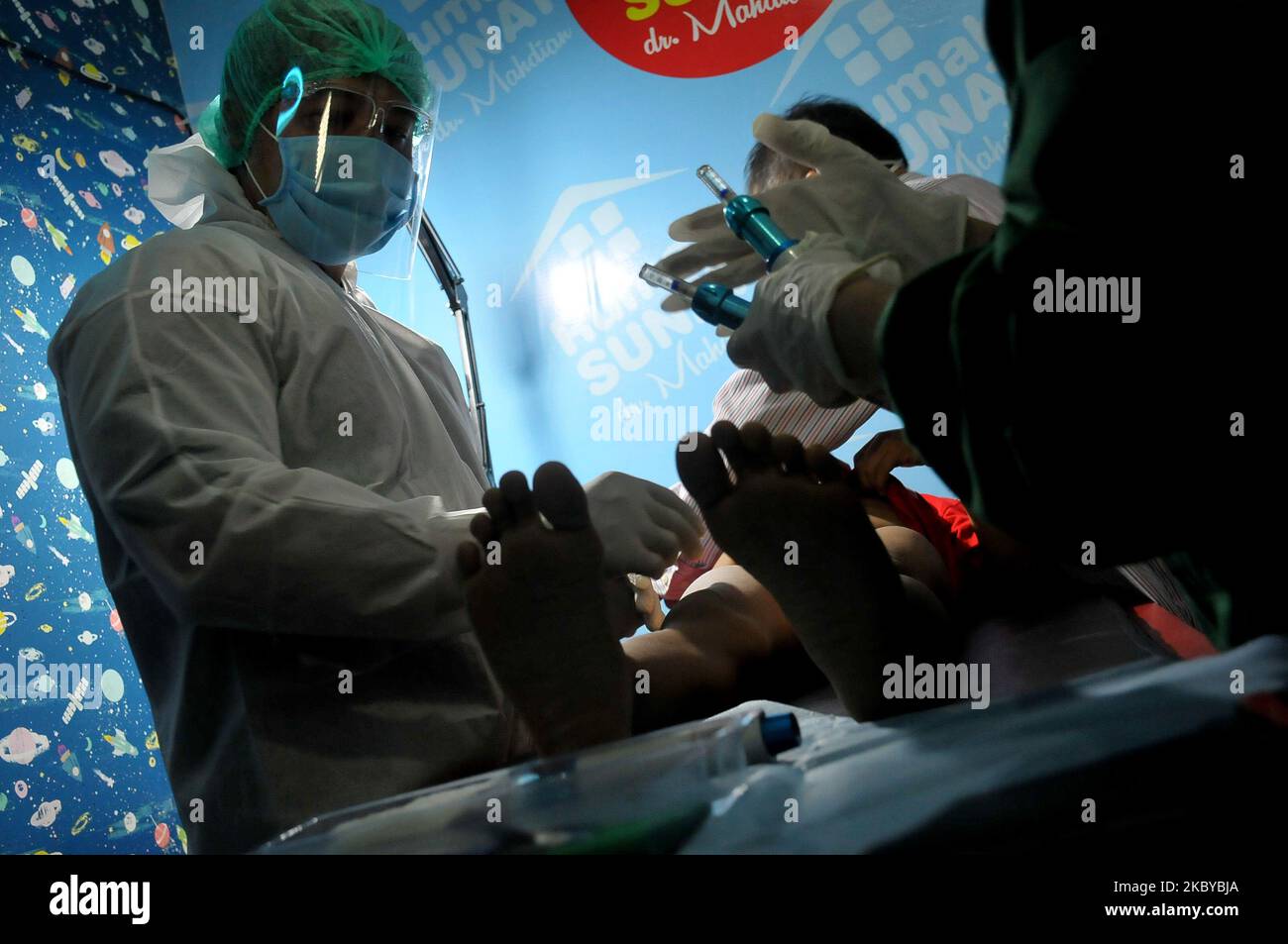 Utiliser un équipement de protection individuelle complet pour le ...