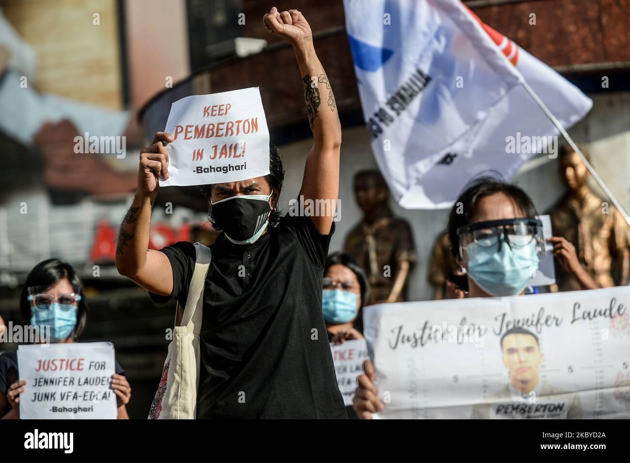 Femme transgenre philippine jennifer laude Banque de photographies et d ...