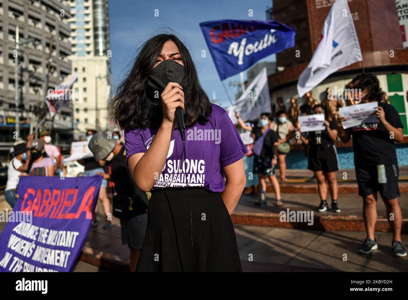 Des activistes protestent contre la grâce absolue accordée à la marine ...