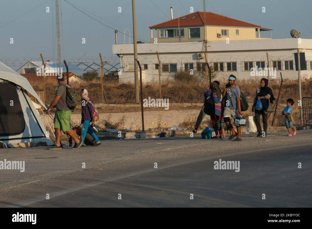 Les Familles De Migrants Dafghanistan Sont Vues En Attente S