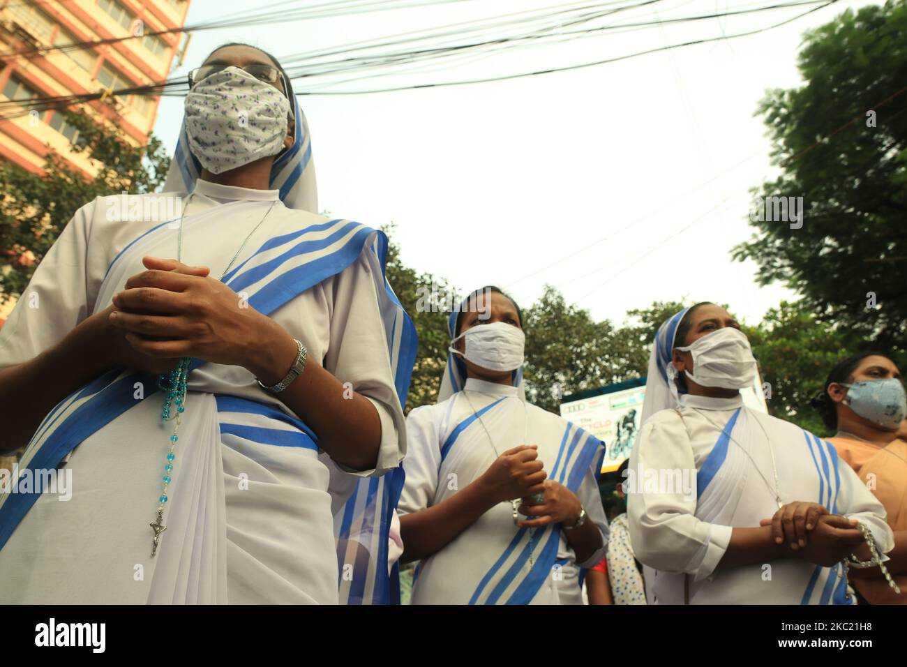 Les membres du comité de prix international de mère Teresa participent ...