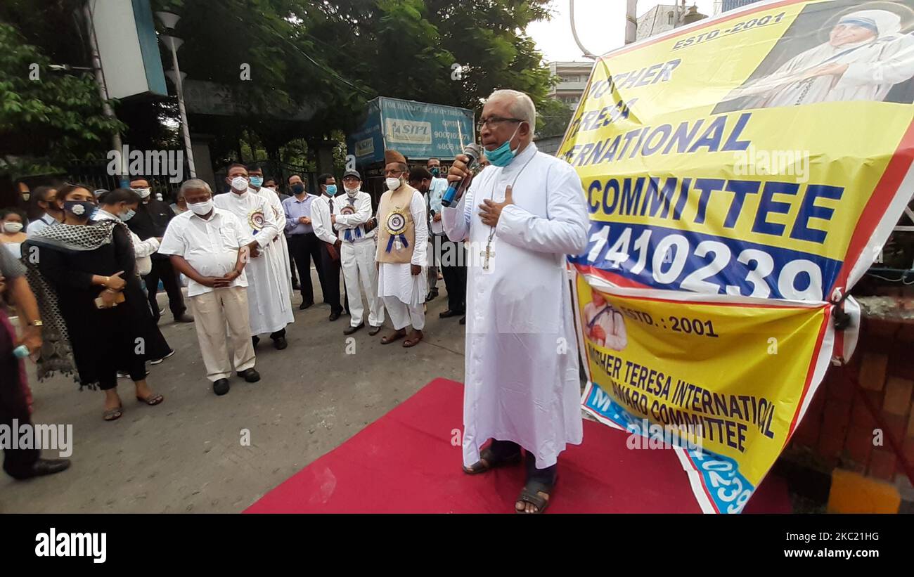 Les membres du comité de prix international de mère Teresa participent ...
