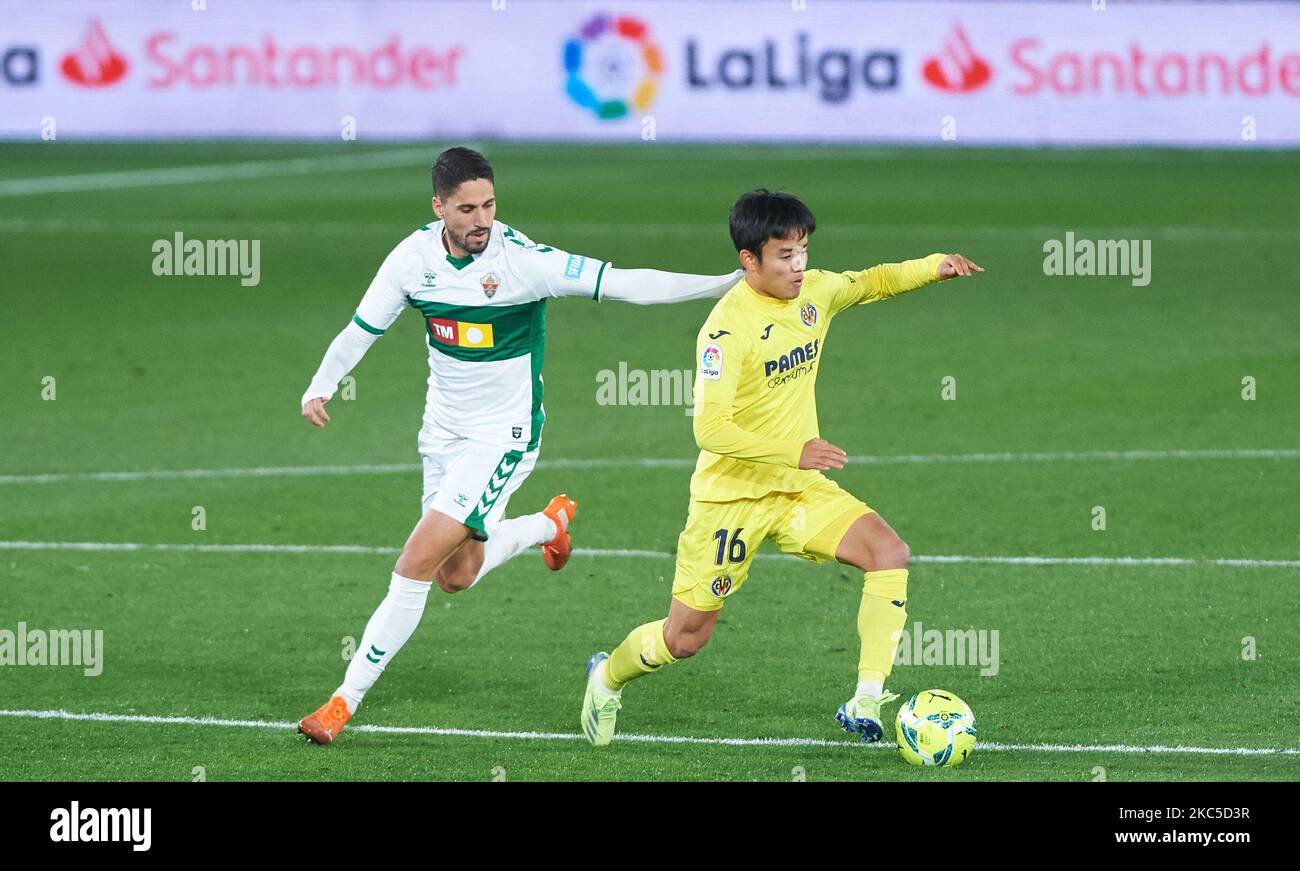 Takefusa Kubo de Villarreal CF et Fidel Chaves de la Torre d'Elche ...