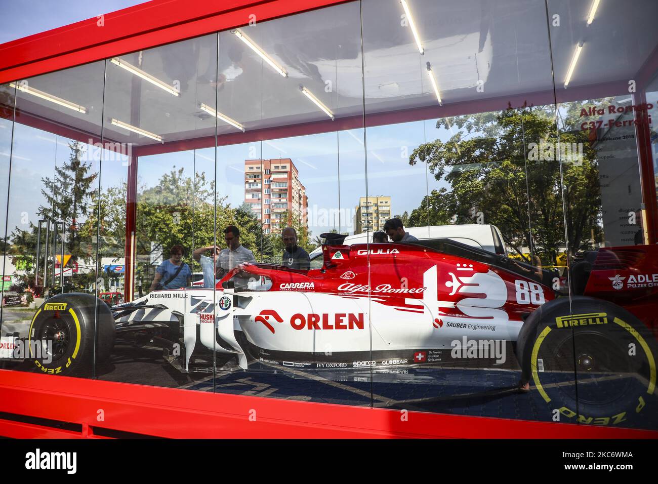 La voiture Formula 1 avec la peinture ORLEN Alfa Romeo Racing et le ...