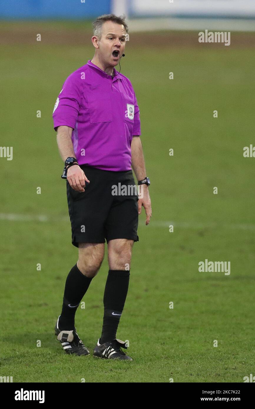 Arbitre Chris Sarginson pendant le match de la Sky Bet League 2 entre ...