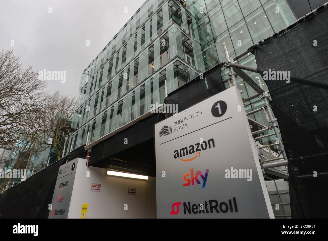 Amazon logo office building Banque de photographies et d’images à haute ...