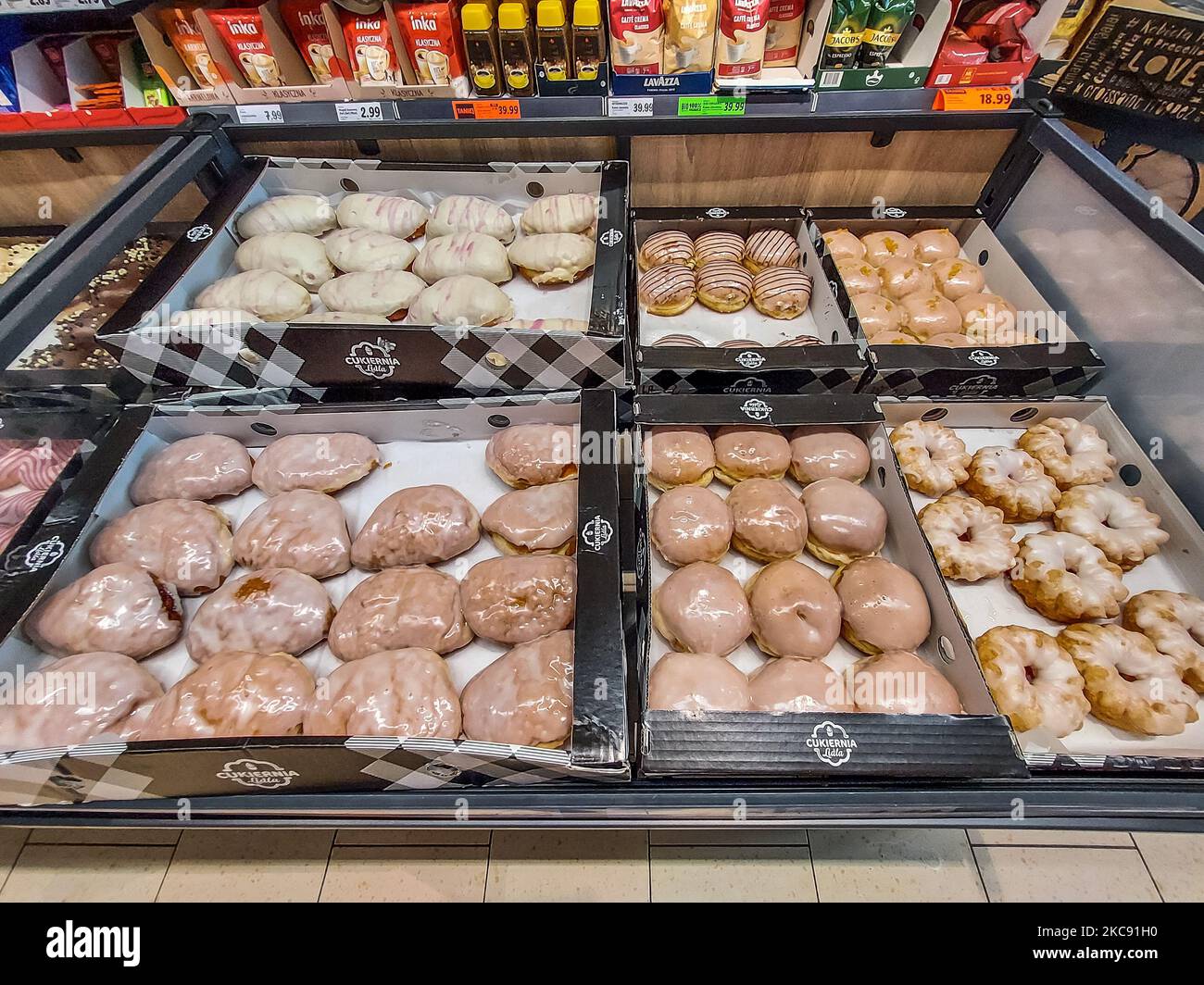 Lidl and sweets Banque de photographies et d’images à haute résolution ...