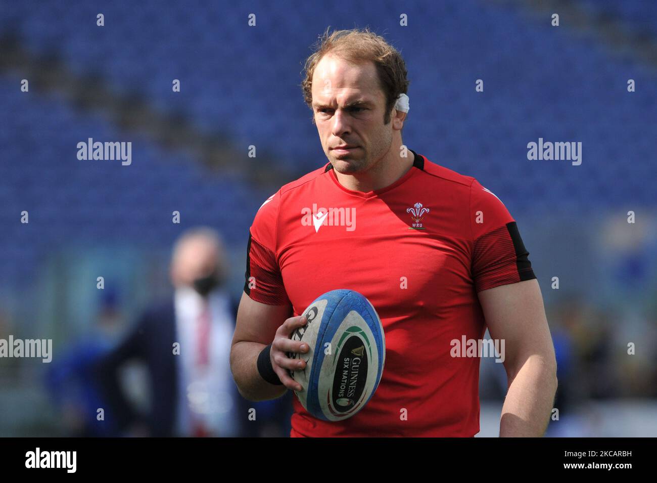 Le capitaine gallois Alun Wyn Jones pendant l'échauffement avant le ...