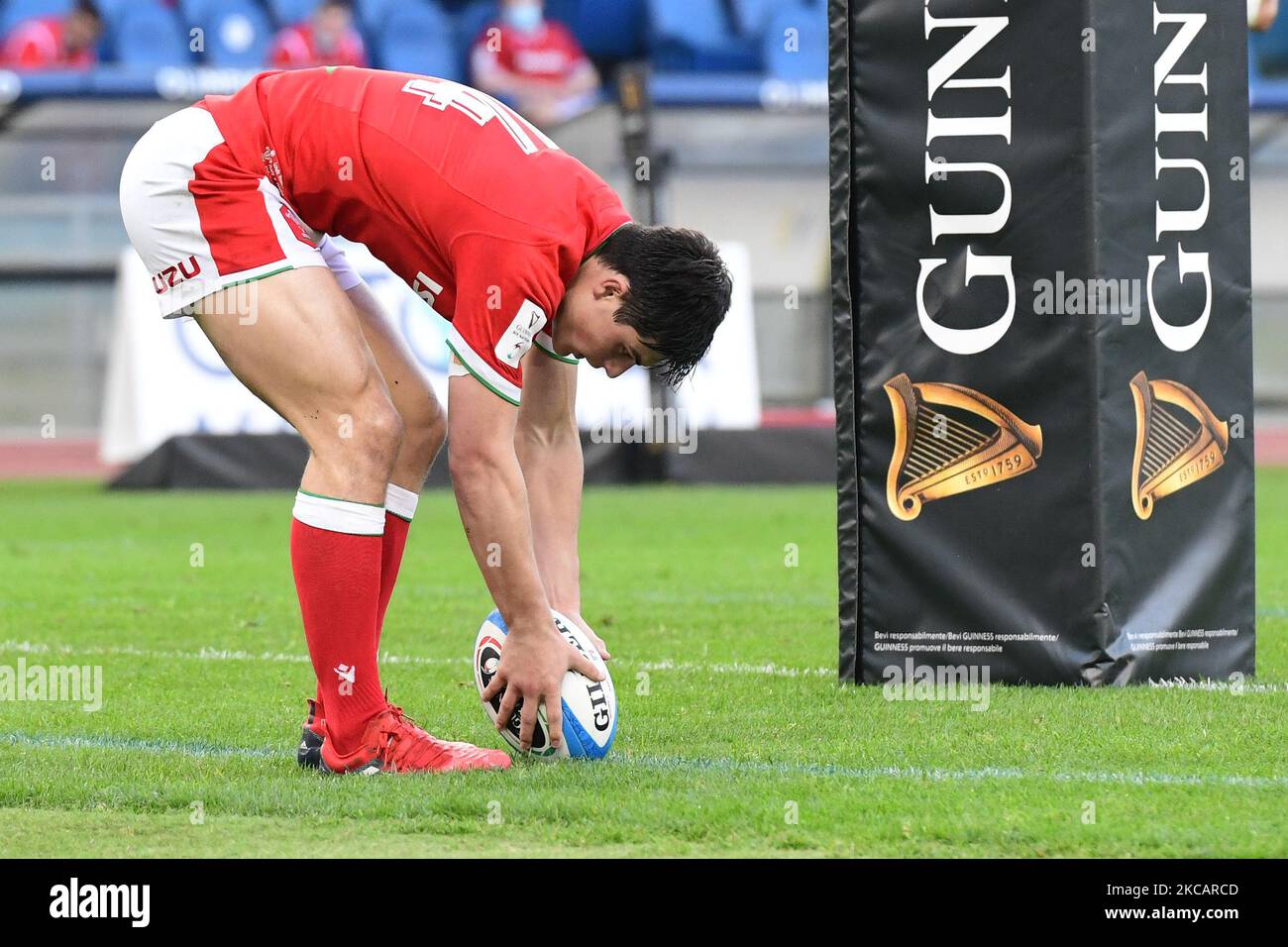 Louis Rees-Zammit marquant une épreuve lors du match de rugby Guinness ...