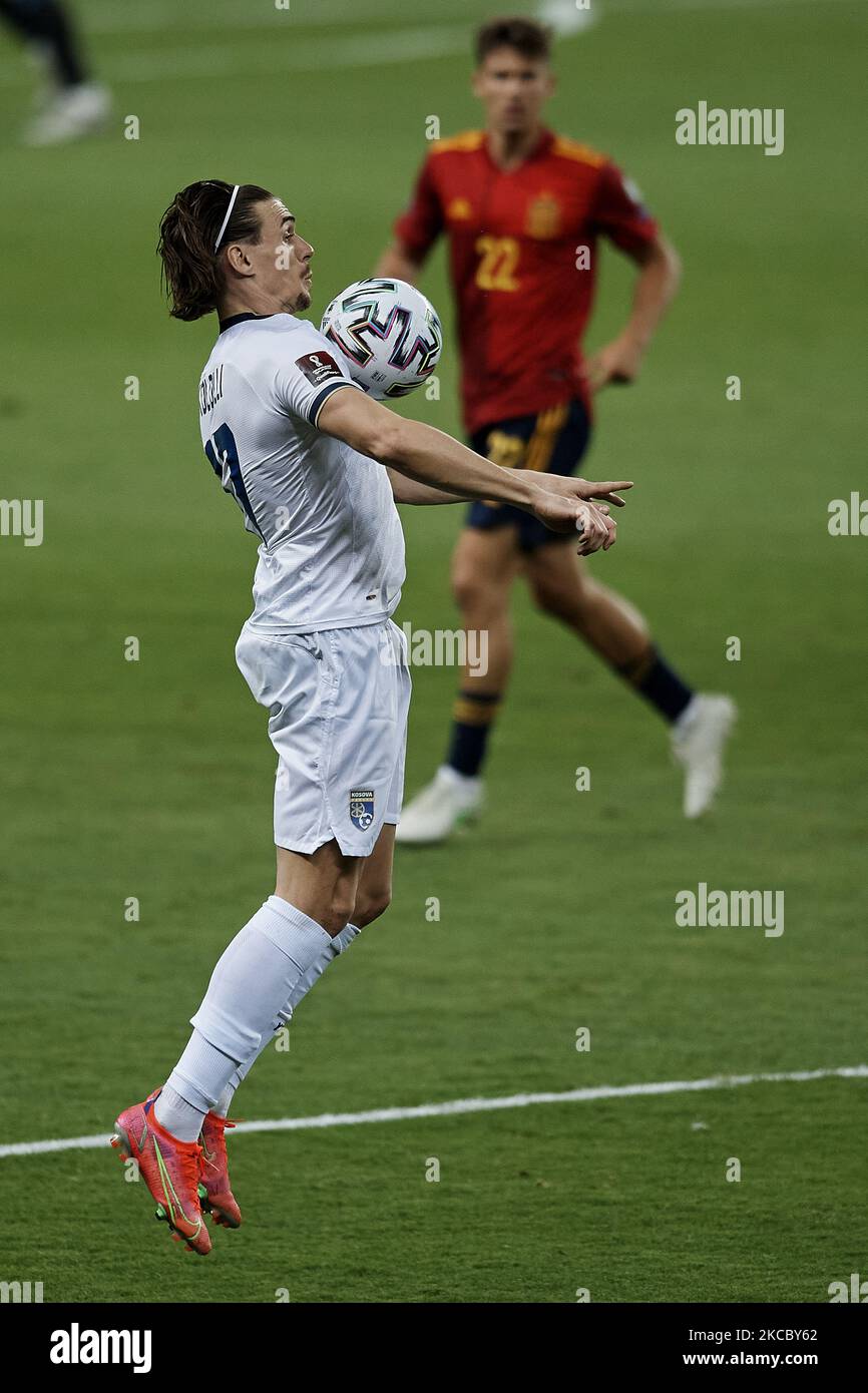 Benjamin Kololli (FC Zurich) du Kosovo contrôle le ballon lors de la ...