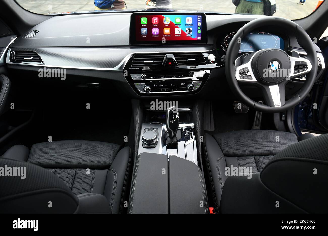 La nouvelle BMW ''The New 5'' Type BMW 520i M Sport montre l'excellence ...