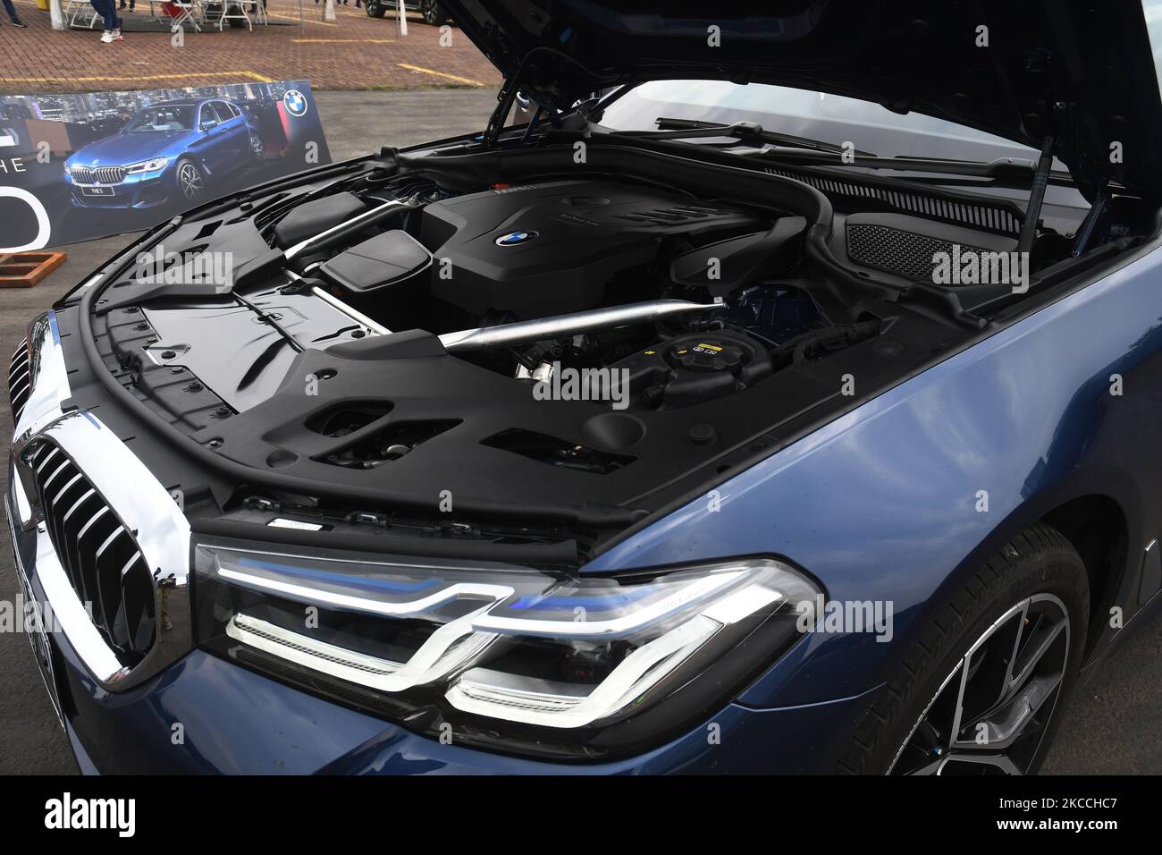 La nouvelle BMW ''The New 5'' Type BMW 520i M Sport montre l'excellence ...