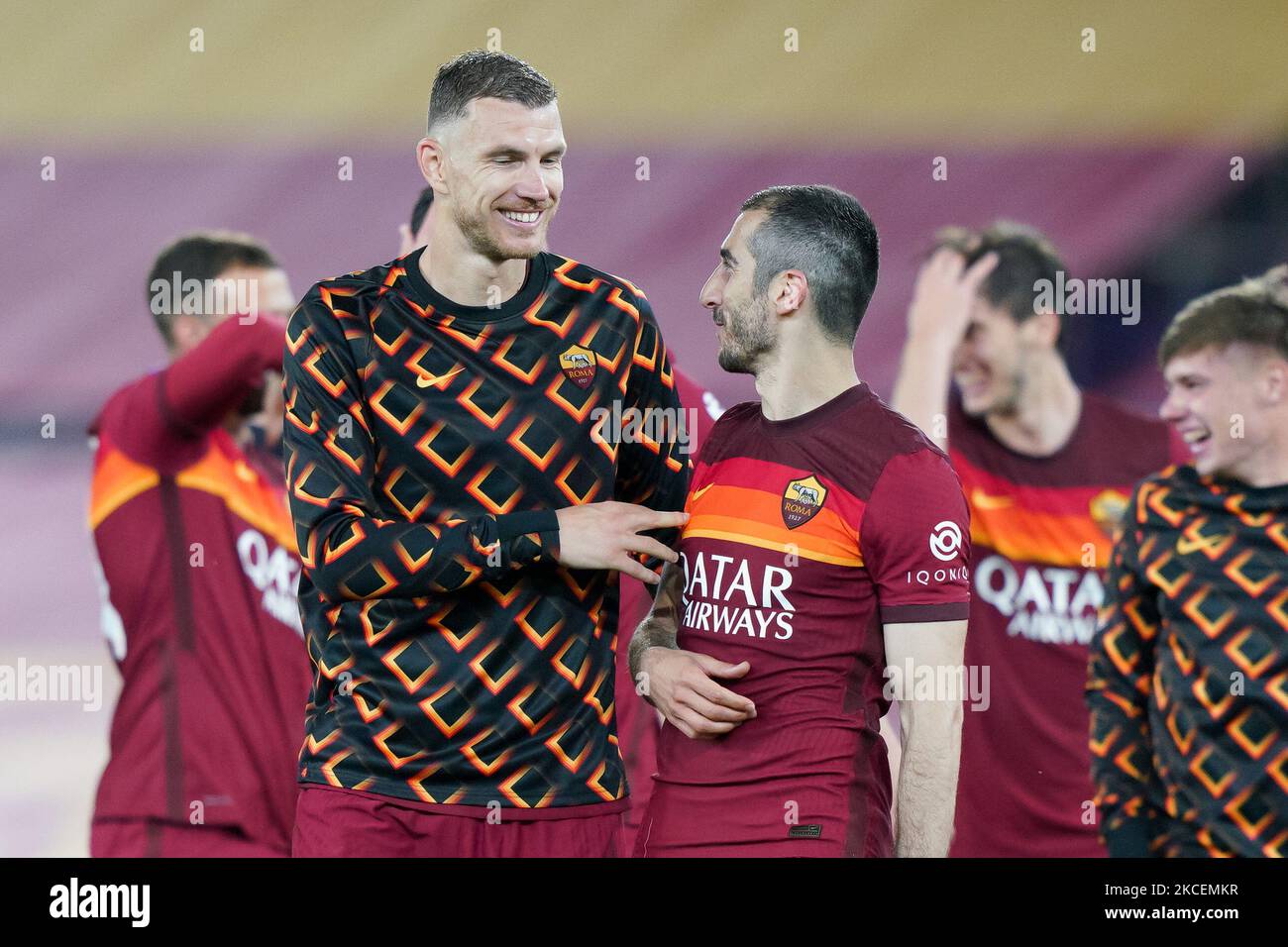 Edin Dzeko d'AS Roma et Henrikh Mkhitaryan d'AS Roma célèbre la ...