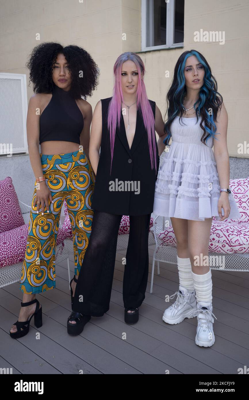 Sonia Gómez, Alba Reig et Tamara Nsue du groupe Sweet California lors d ...