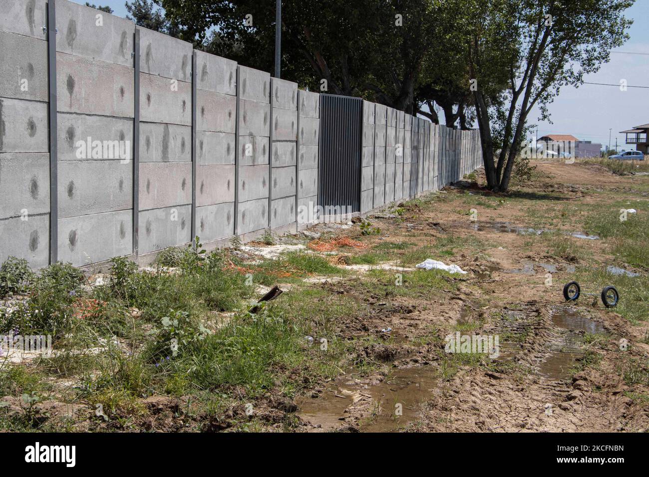 La Grèce construit de nouveaux murs en béton autour des camps de ...