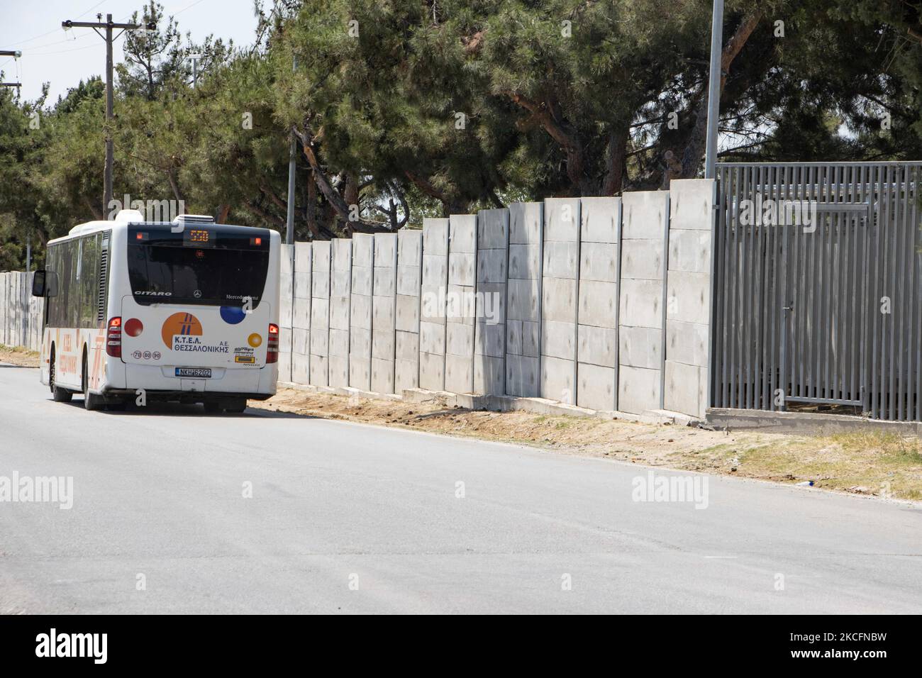 La Grèce construit de nouveaux murs en béton autour des camps de ...