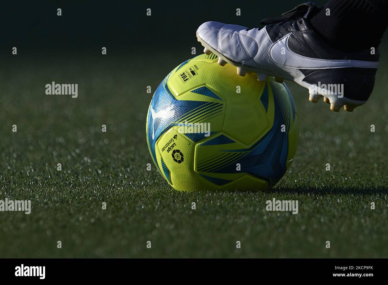 Puma adrenalina ballon de match officiel Banque de photographies et d ...