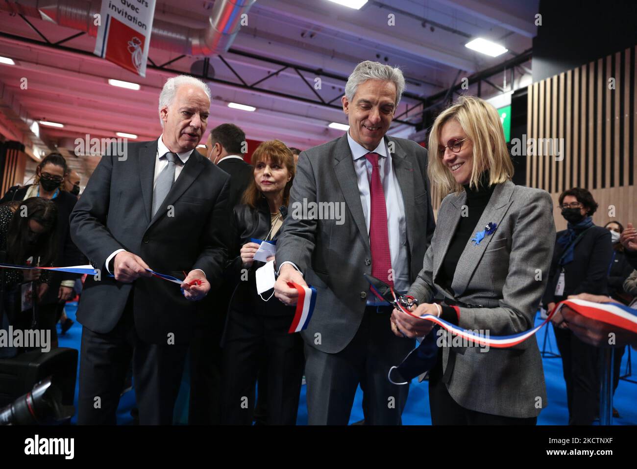 Agnes Pannier-Runacher (R) et Alain Griset (L), ministre français des ...