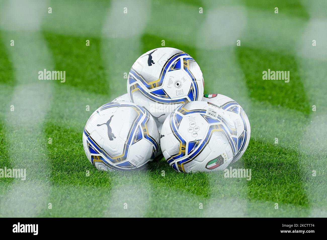 Ballon officiel de la FIGC pendant le match de football de ...
