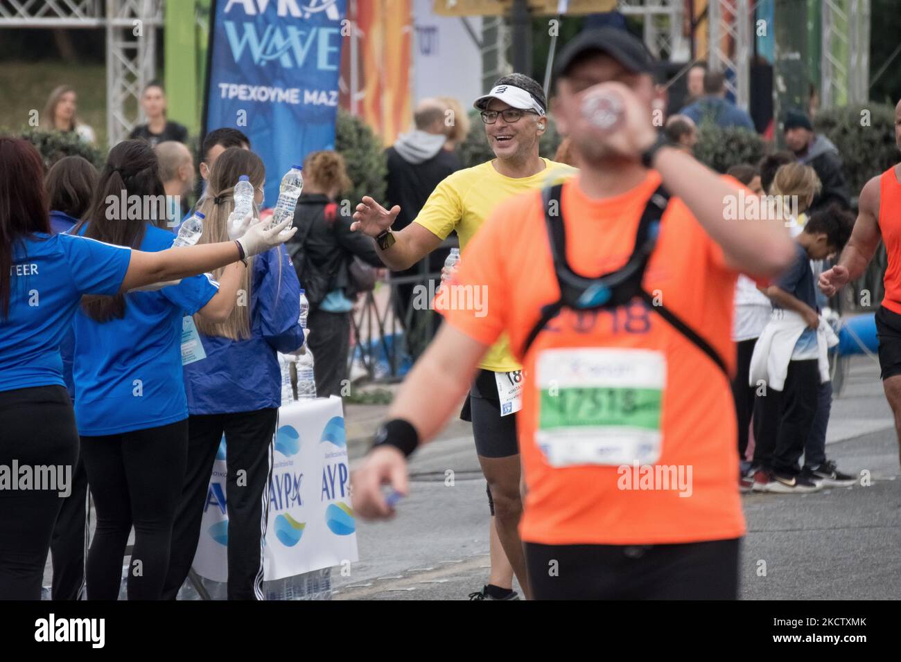 Des milliers de personnes ont participé au Marathon classique d'Athènes ...