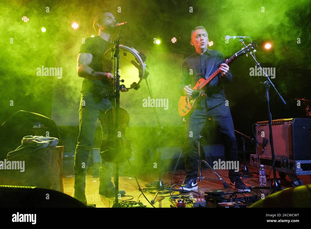Mauro Durante et Justin Adams ont remporté le prix Fusion aux Songlines ...