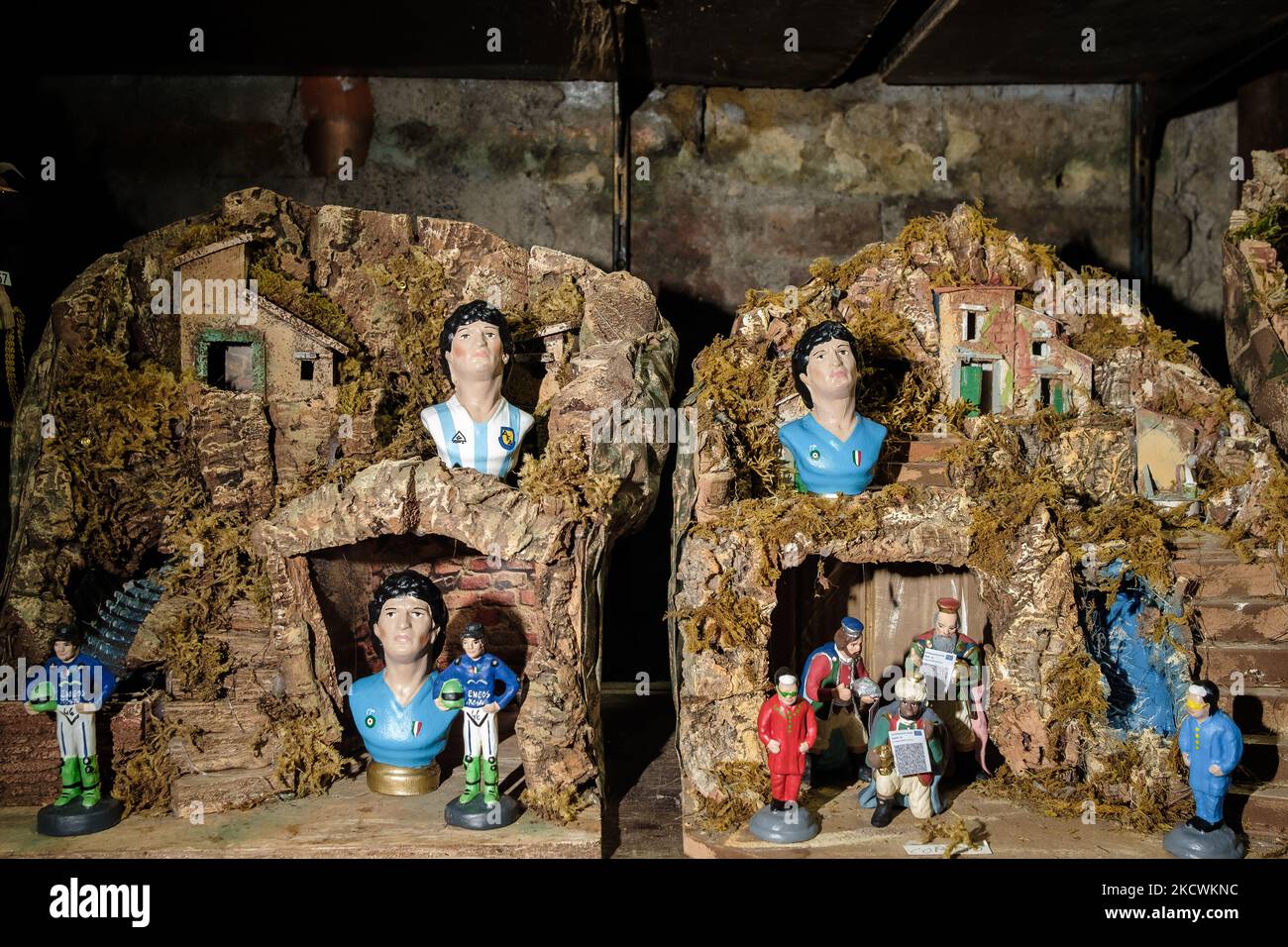 Les personnages de la crèche de Noël représentent le footballeur ...