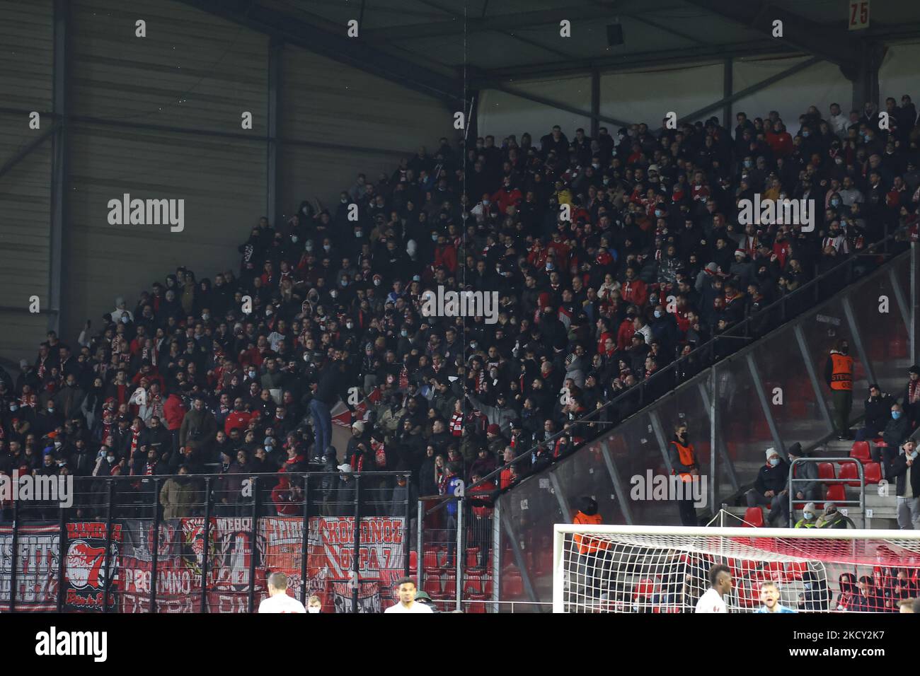 Royal antwerp fc supporters Banque de photographies et d’images à haute ...