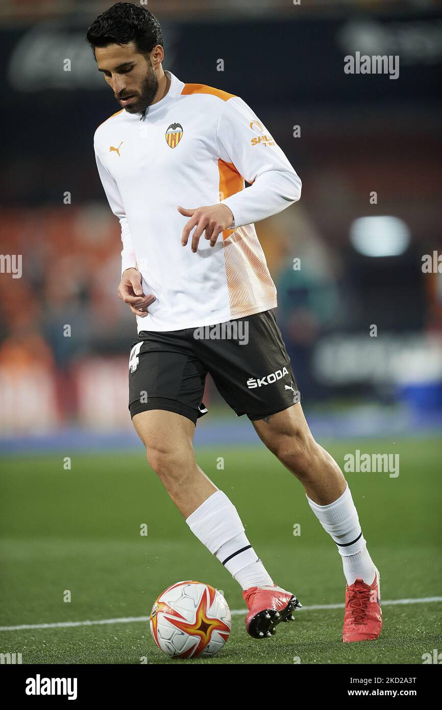 Eray Comert de Valence pendant l'échauffement avant le match Copa del ...