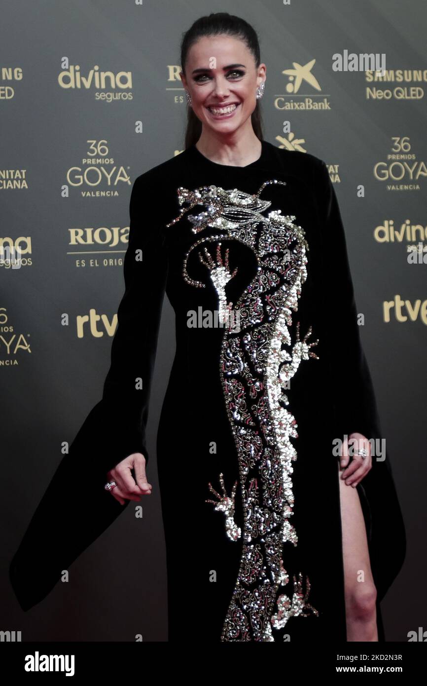 L'actrice Patricia Lopez pose pendant le tapis rouge un prélude aux ...