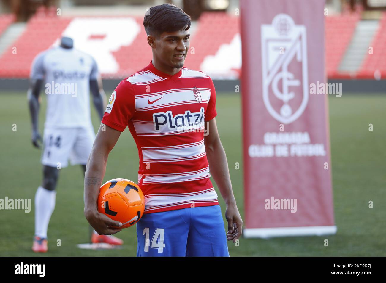 Matias Arezo, footballeur uruguayen, lors de sa présentation en tant ...