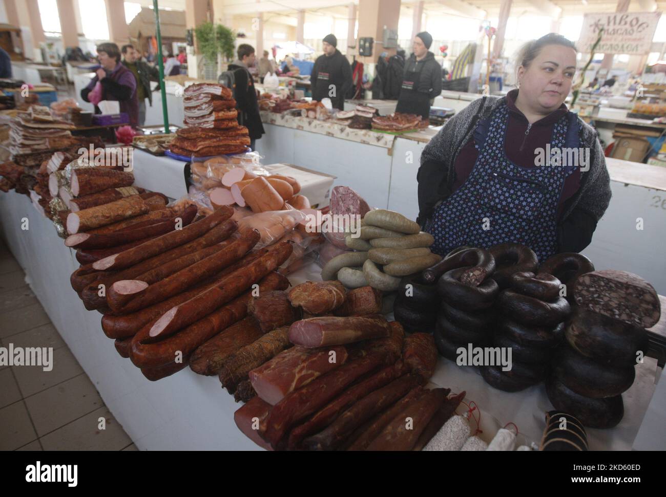 Un vendeur attend ses clients sur le célèbre marché de Privoz dans la ...