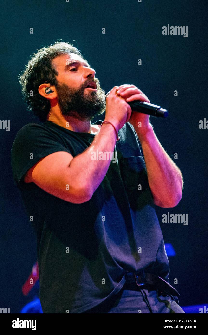 Tommaso Paradiso pendant le concert de musique de la chanteuse ...