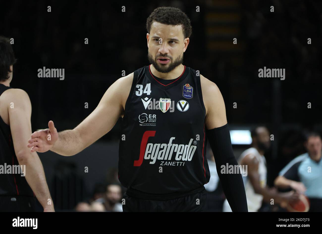 Virtus segafredo bologne v dolomiti energia trentin Banque de ...